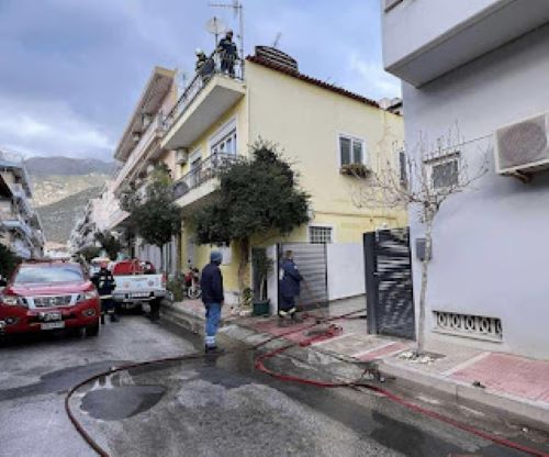 Λουτράκι: Ο «Διγενής» και η Πυροσβεστική έσωσαν σπίτι που είχε ...