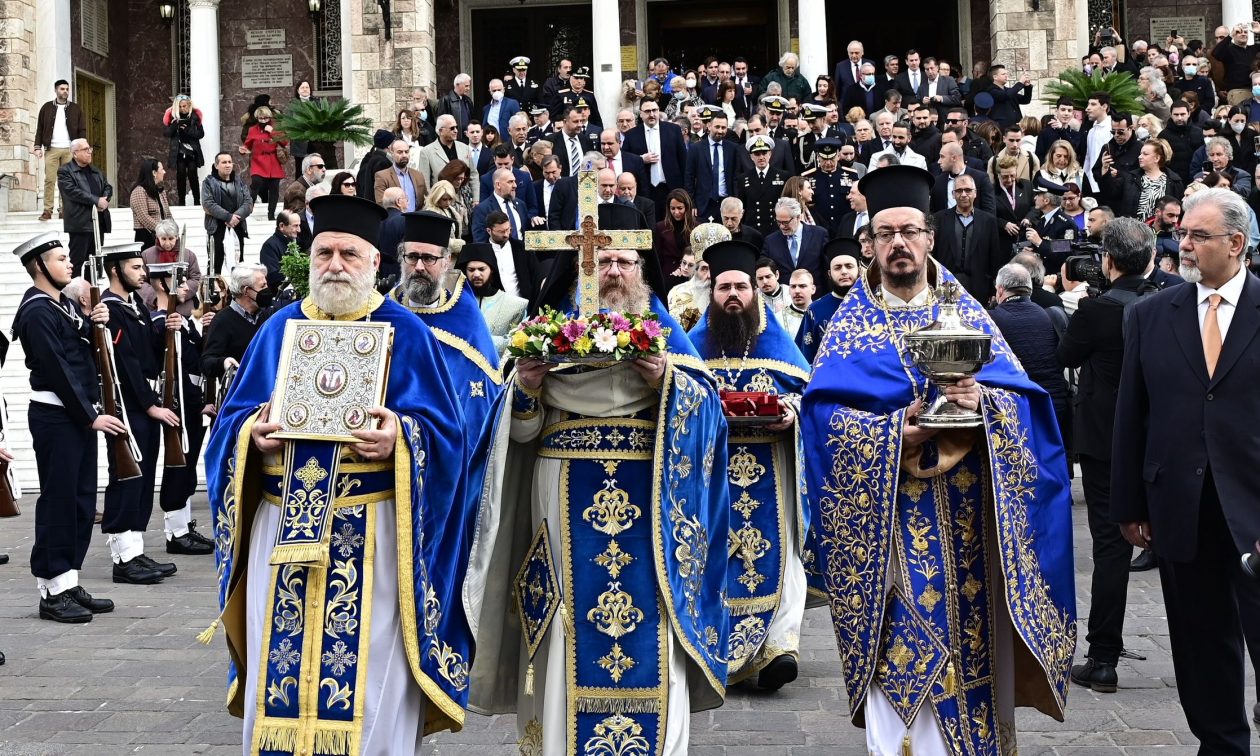 ΘΕΟΦΑΝΕΙΑ: Τα πιο περίεργα έθιμα σε όλη την Ελλάδα » loutrakiblog