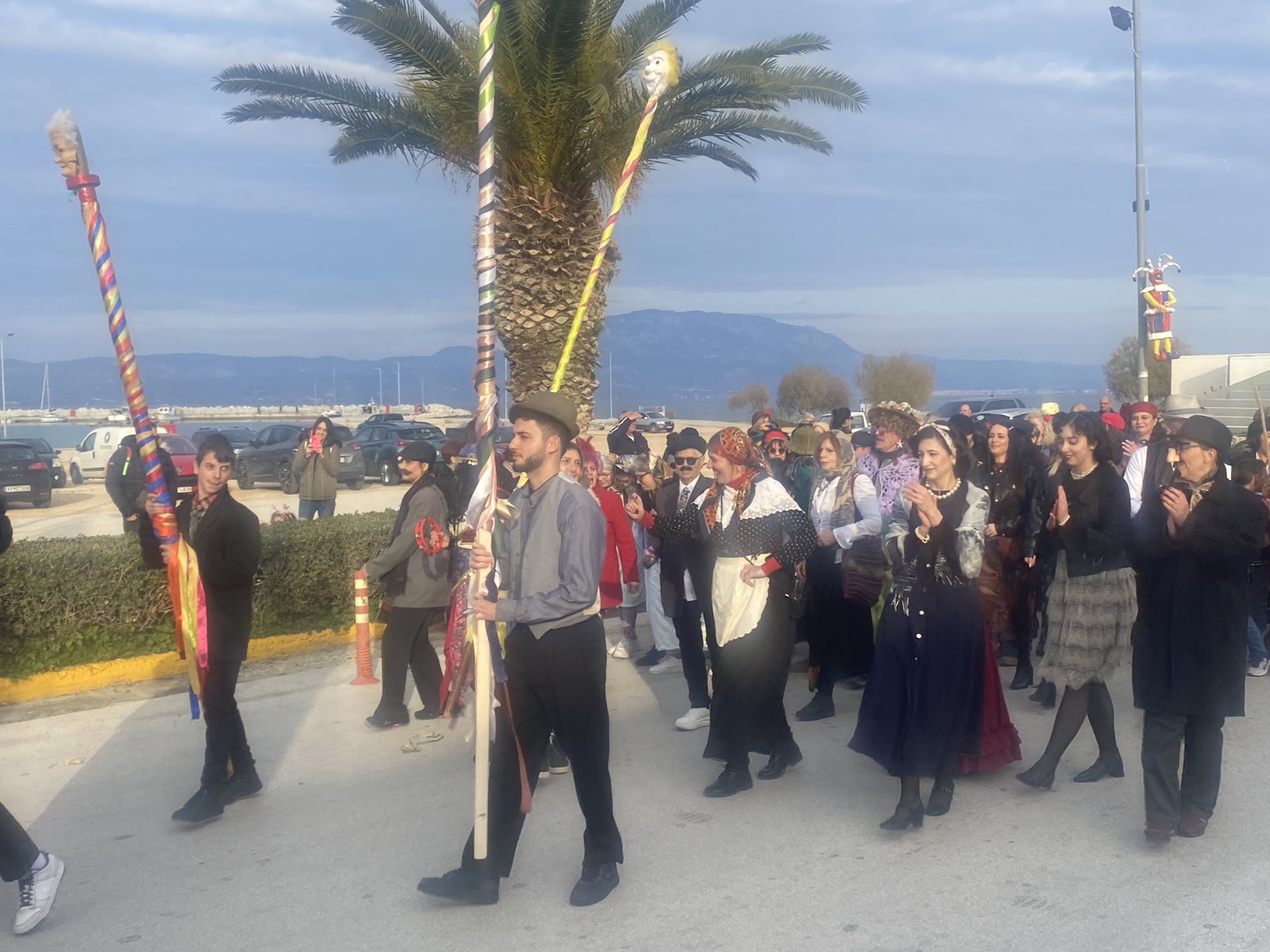 ΒΕΛΟ ΒΟΧΑ: Η "Πατινάδα" ξεσήκωσε το Βραχάτι! (ΦΩΤΟ) » loutrakiblog