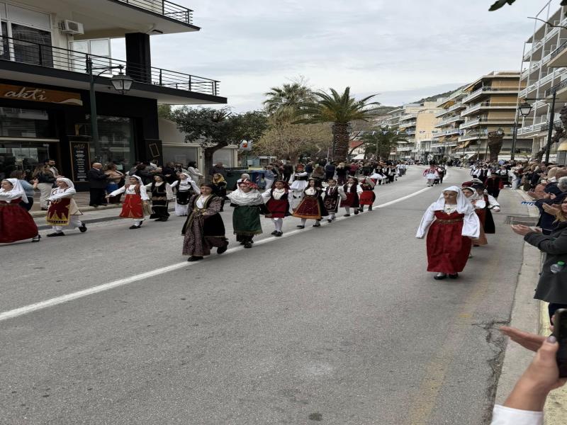 Λουτράκι: Εξαιρετική ήταν η παρουσία των μαθητών του 3ου Δημοτικού ...