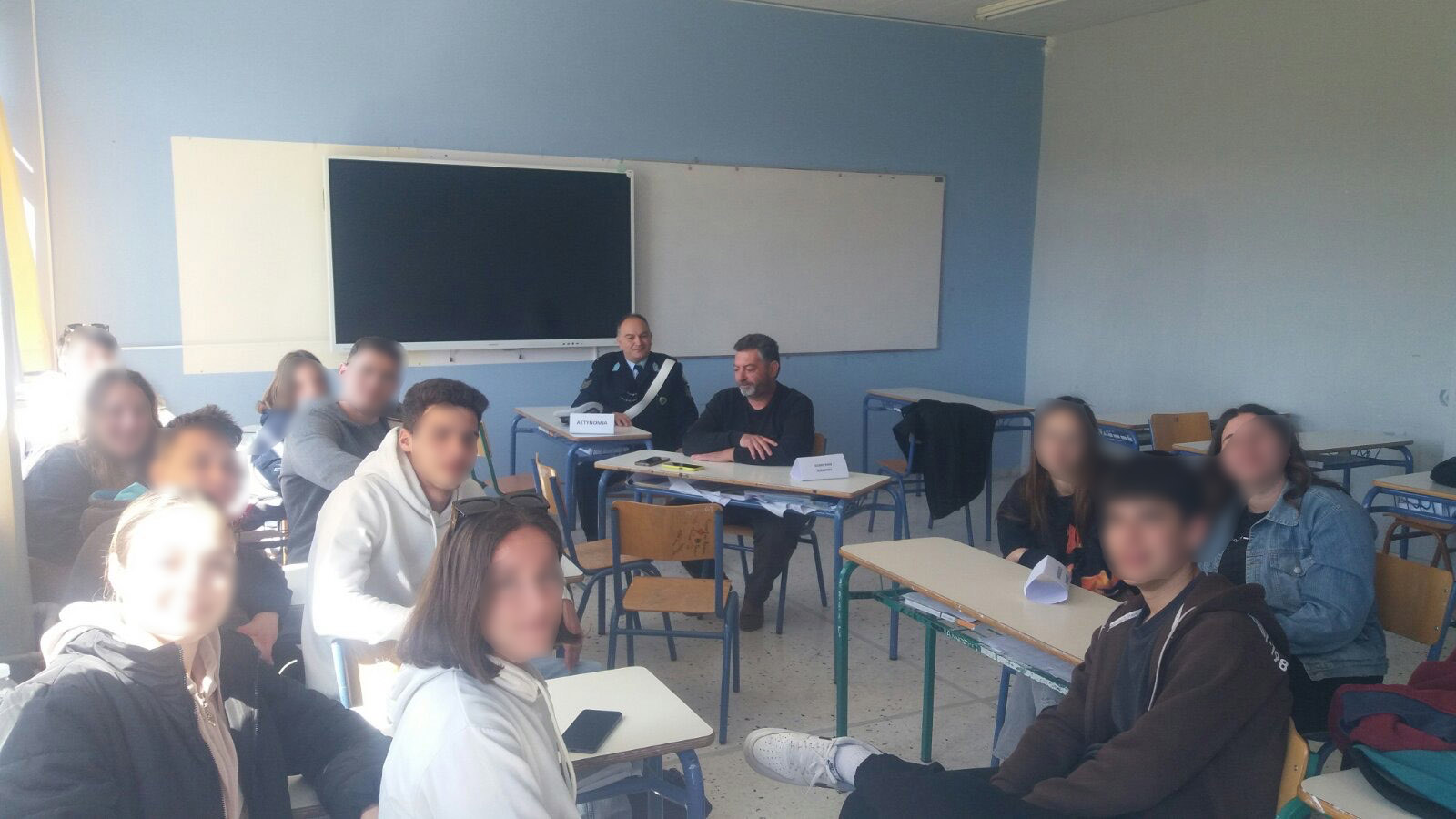 Ενημερωτική ημερίδα από το Τμήμα Τροχαίας ΠΑΘΕ Κορινθίας στο 2ο Λύκειο ...