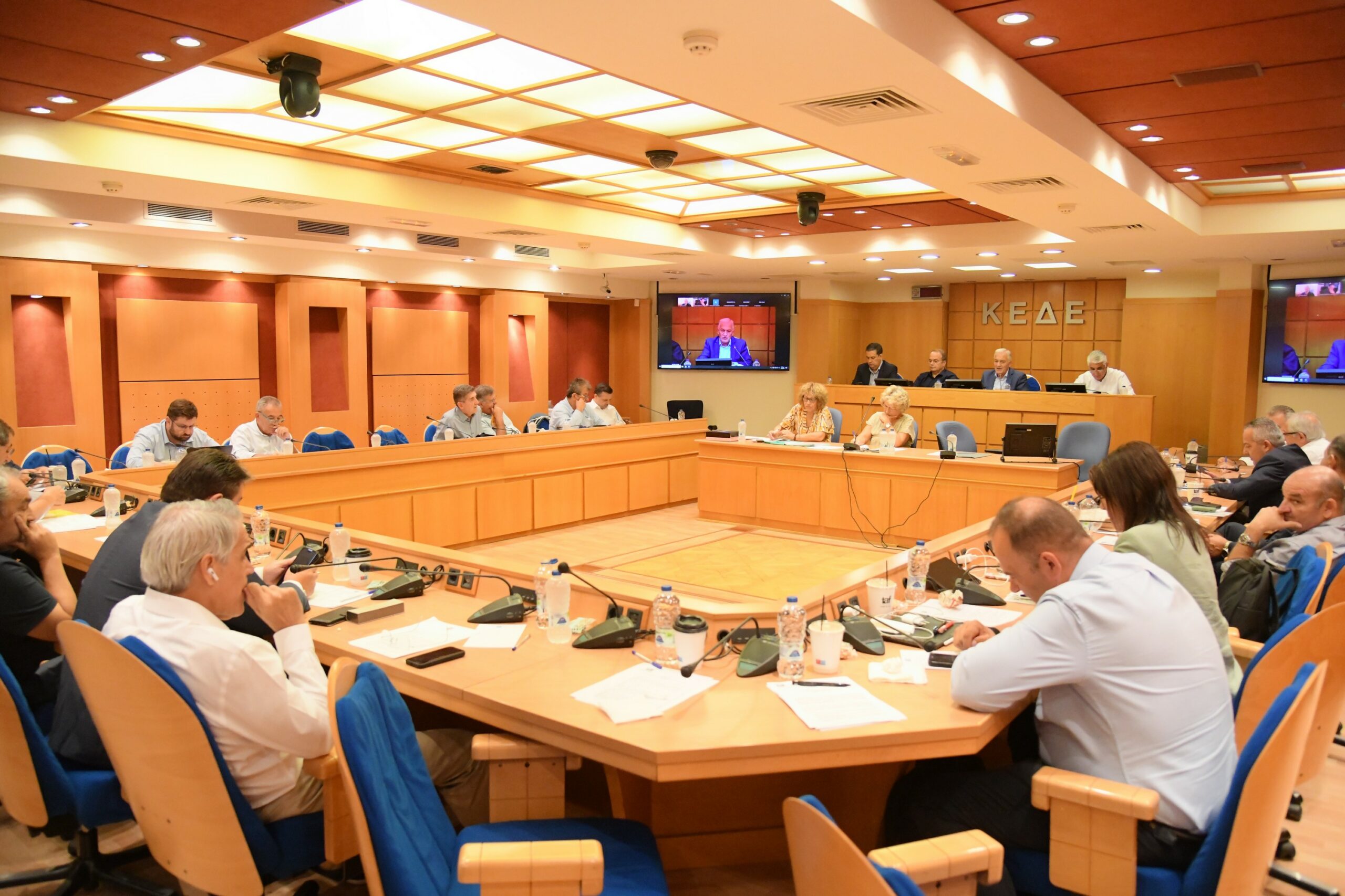 Κατηγορηματικό «όχι» της ΚΕΔΕ στη μεταφορά αρμοδιοτήτων » loutrakiblog